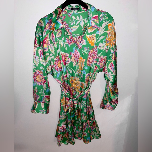 Zara | Dresses | Zara Kelly Green Silk Tie Dress With Fun Pattern ...
